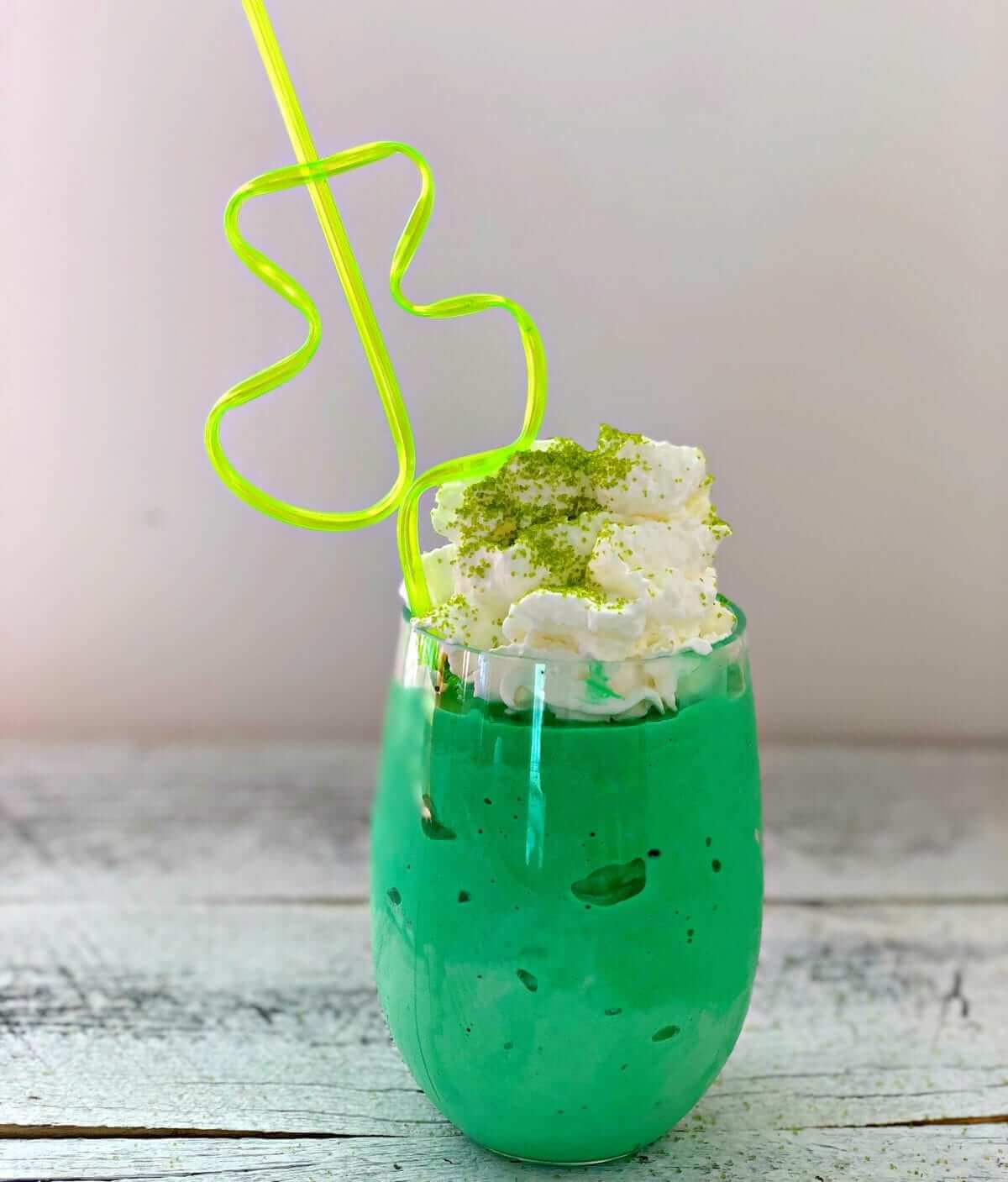 Fun Kid Friendly St Patty Drinks - Lou Lou Girls