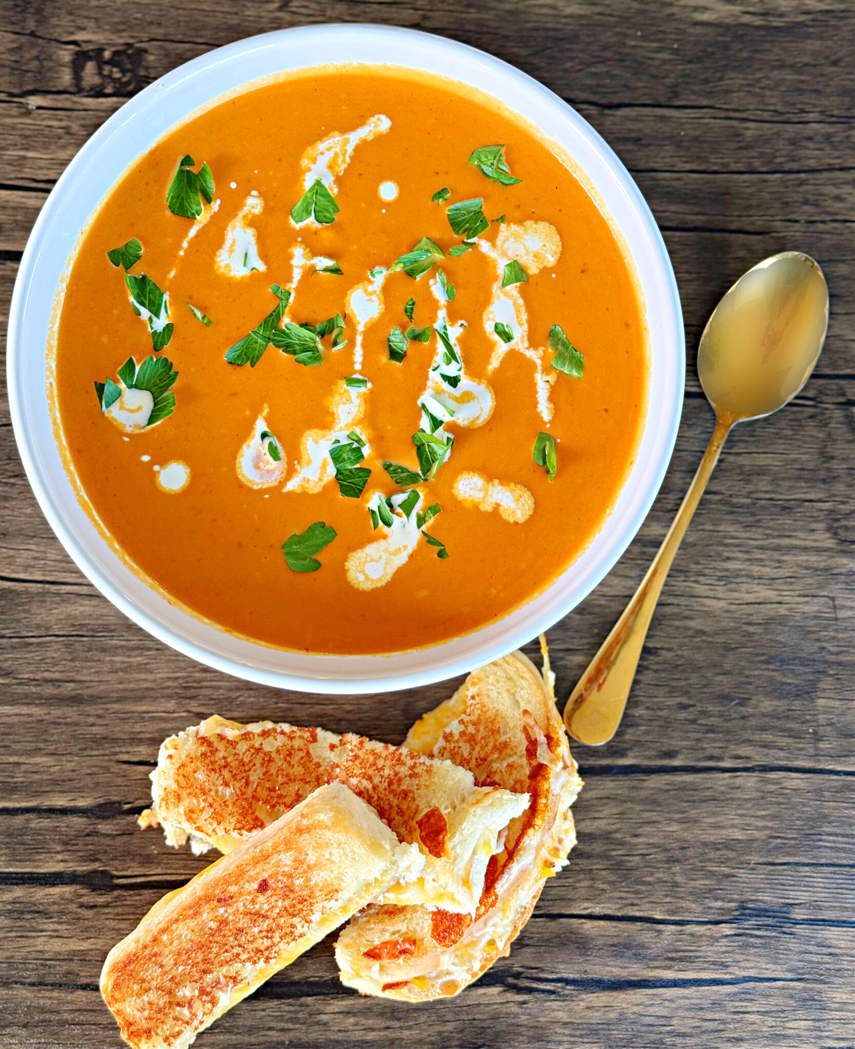 Delicious Pumpkin Tomato Soup Recipe | Lou Lou Girls